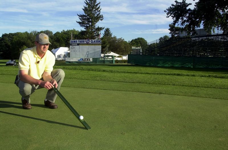 Stimpmeter Measures Speed Of The Greens The Blade stimpmeter-measures-speed-of-the-greens-the-blade