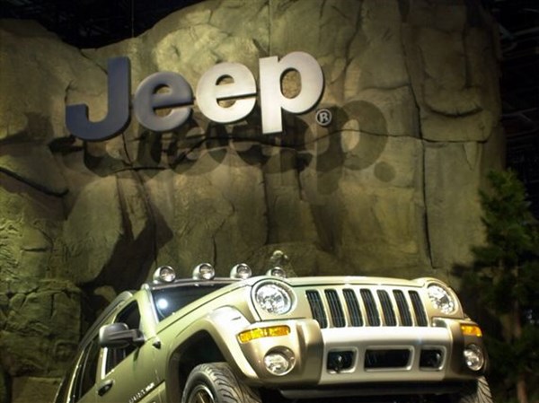 DaimlerChrysler pins rebuilding on reborn Jeep | The Blade