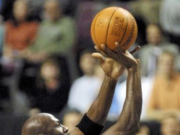 Jordan's debut pumps life into Pistons game | The Blade