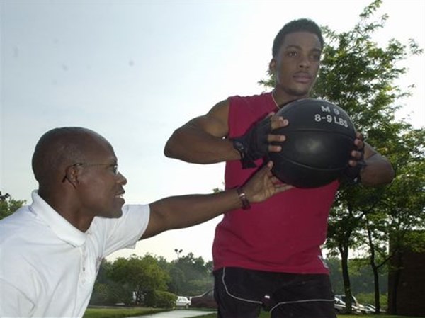 High school athletes using a personal trainer? Pro: Extra training can ...