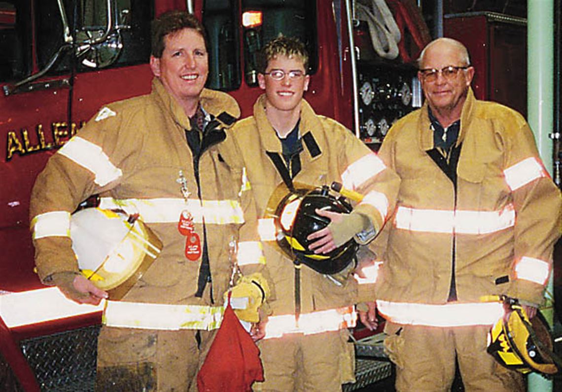 【911テロ】テロで殉職した消防士の子供たちが消防学校を卒業：米国