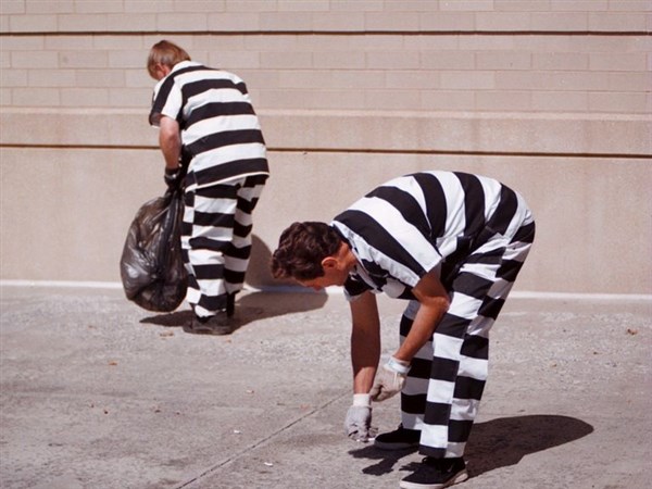 Stripes drawing new respect as jailwear for Ohio's county inmates | The ...