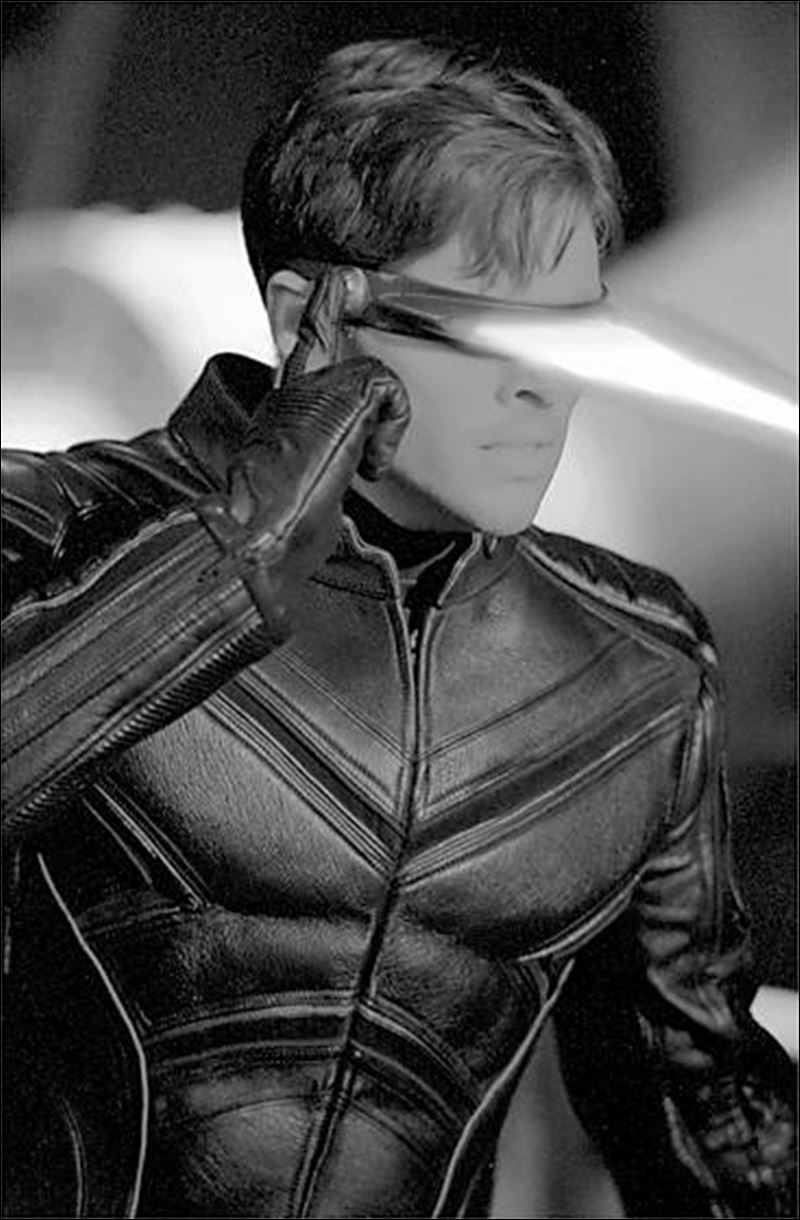 Movie review: X2: X-Men United **** - Toledo Blade