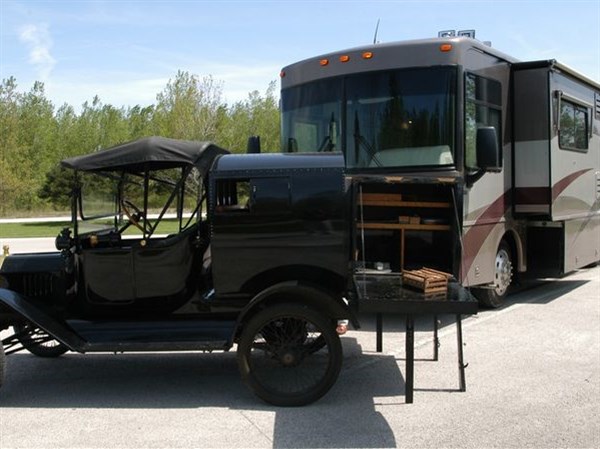 Traveling exhibit puts spotlight on RVs, historic and brand new | The Blade