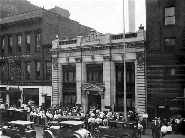 Amid Toledo bank crisis of 30s, wealthy got money, poor waited | The Blade
