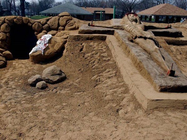 Sand sculptures of Jesus spark inspirational novel | The Blade
