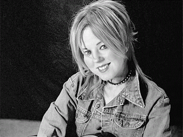 kathleen hanna courtney love