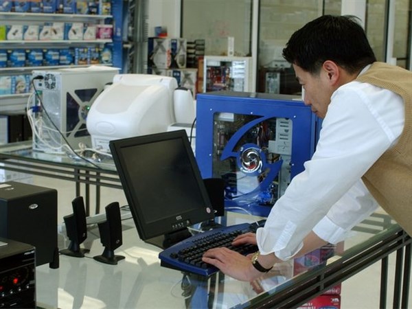 With service as its priority, small computer store thrives | The Blade