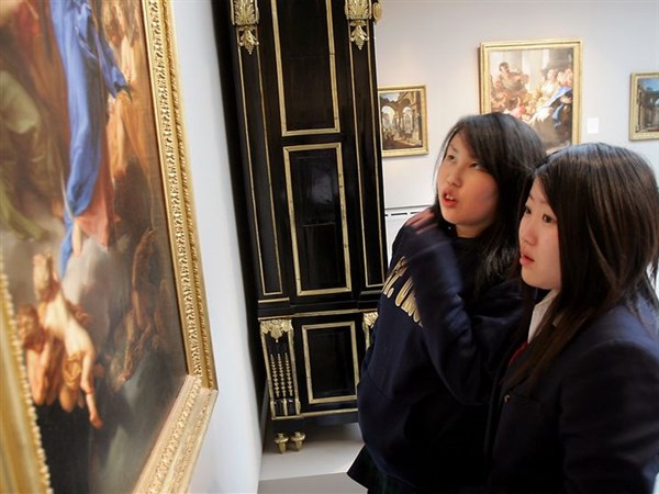 Toledo: Japanese students experience city | The Blade