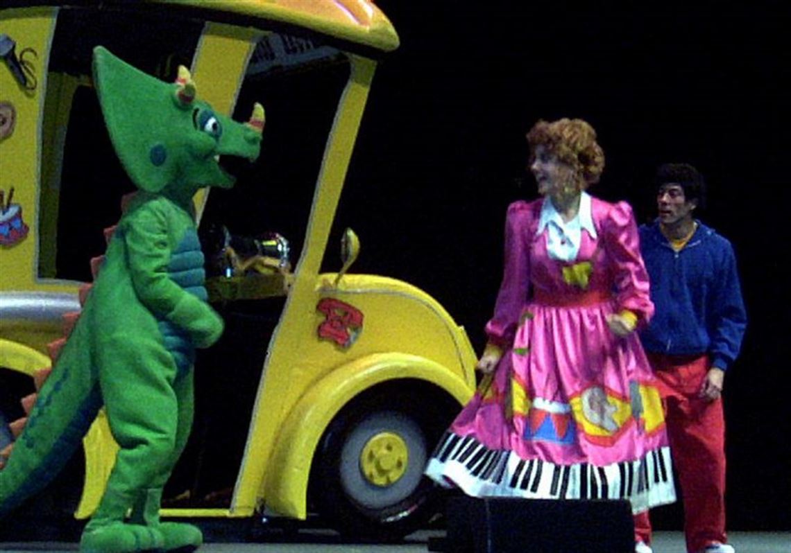 Magic School Bus Ms Frizzle And Liz