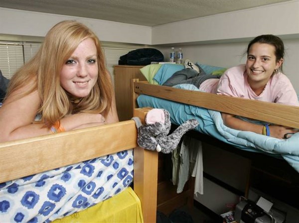 Sharing a room gives college students lessons in life, cultures | The Blade