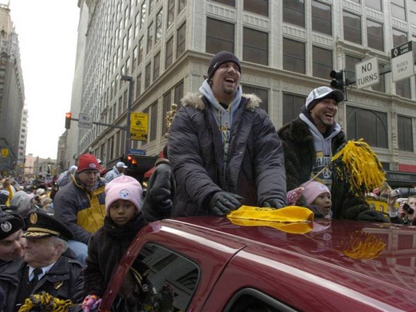 Steelers fans pack downtown Pittsburgh for victory parade | The Blade