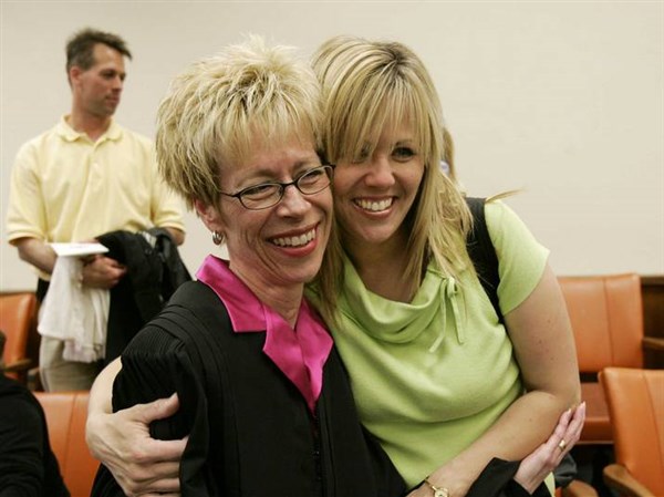 A HUG FOR A NEW JUDGE | The Blade