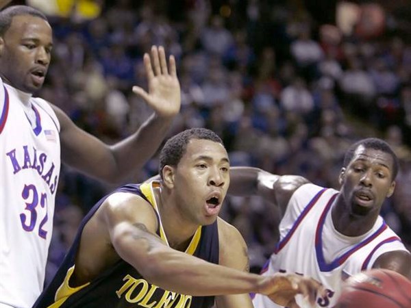 Roadblocks halt UT: Jayhawks swat 15 shots by Rockets | The Blade