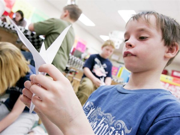 Teacher enlists youngsters in effort to make world's longest peace ...