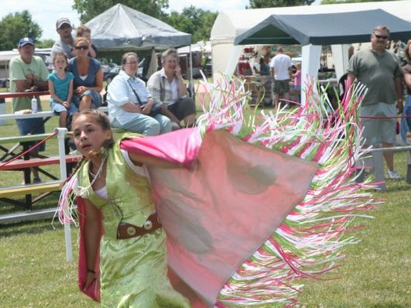 DANCING TO HONOR TRADITION | The Blade