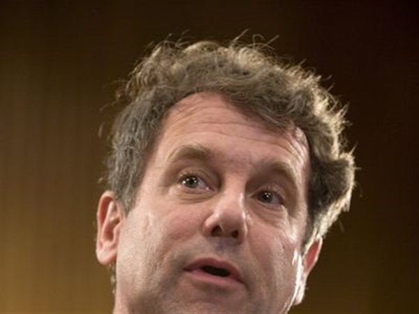 Senator Brown pushes to reform plant-closing law | The Blade