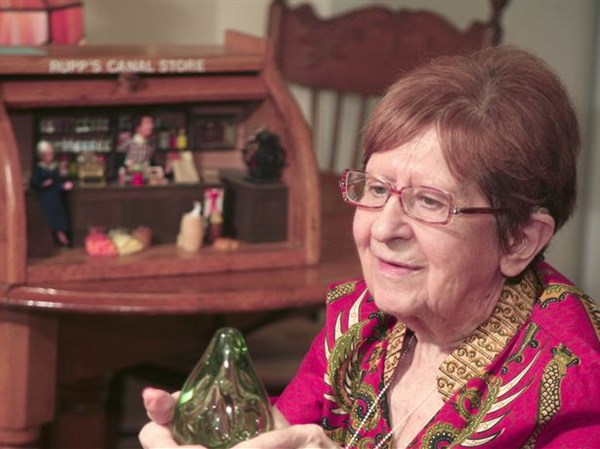 Original Dominick Labino work offered as Roche de Boeuf prize | The Blade