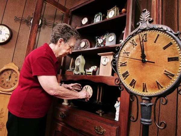'Clock Lady" turns back the hands of time | The Blade