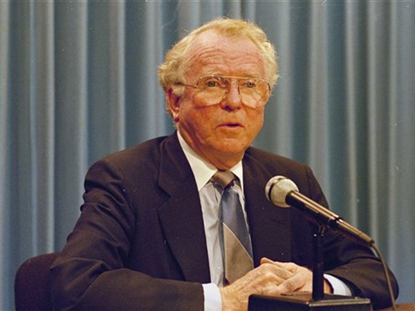 Former GM chairman and CEO Roger Smith dies at 82 | The Blade