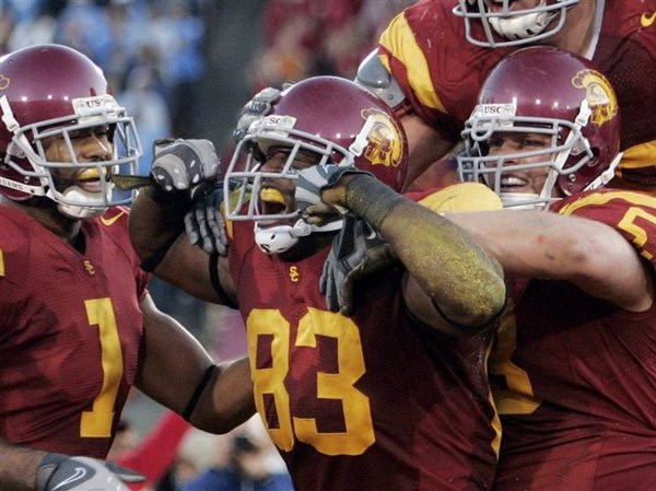 Rogers grad Davis wins Mackey Award | The Blade