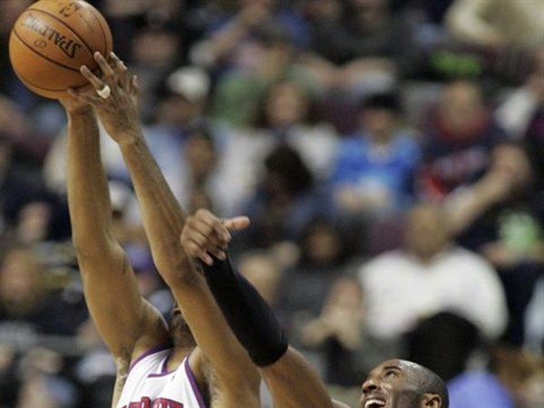 Prince's 3 sinks Lakers | The Blade