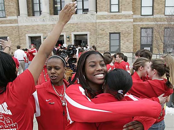 CENTRAL PLAYERS GET SEND-OFF | The Blade