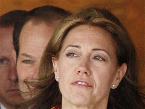 Spitzer's wife joins 'stand by your man' club | The Blade