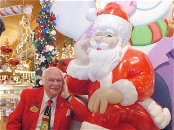 Bronner, who founded Christmas-themed empire in Mich., dies at 81 | The ...