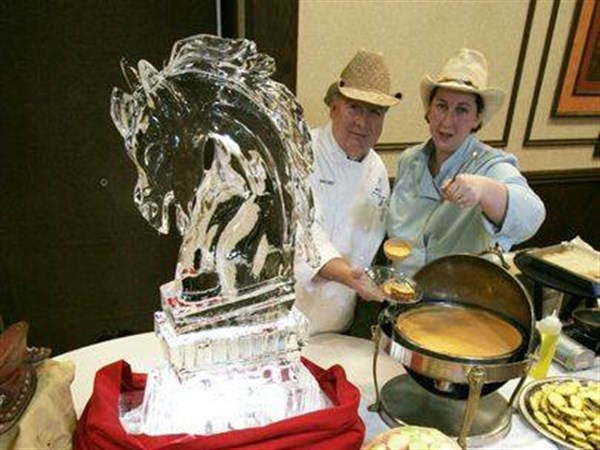 Chefs get together for Western-themed awards dinner | The Blade