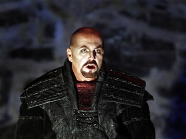 Jason Stearns brings booming baritone to Rigoletto | The Blade