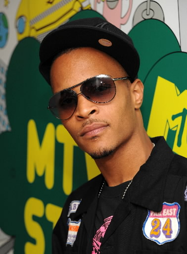 Rapper T.I. sentenced to 1 year on weapons charges - The Blade
