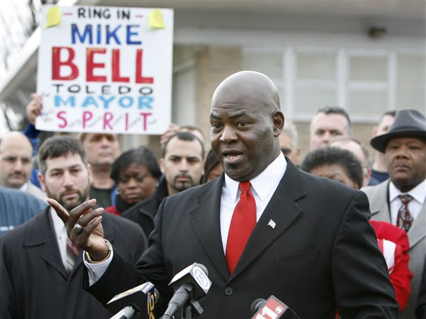 Mike Bell responds to woman's call for help | The Blade