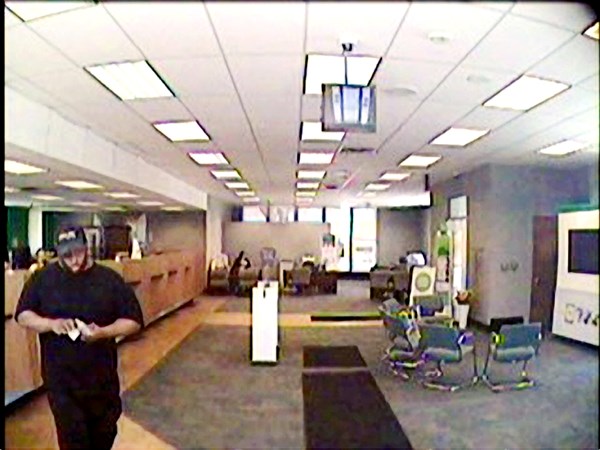 Police hunting robber in holdup at East Toledo bank | The Blade