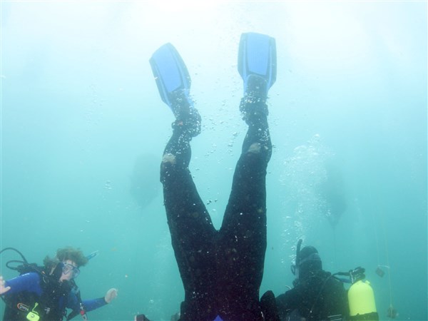Hundreds dive into goal at Gilboa Quarry | The Blade