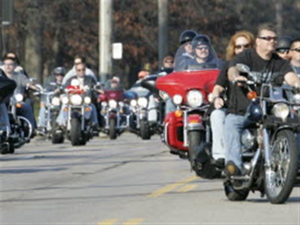 'Biker-elves' roar at the 20th annual Bikers of Northwest Ohio Toy Run ...