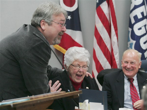 Officials bid farewell to outgoing Oregon mayor | The Blade