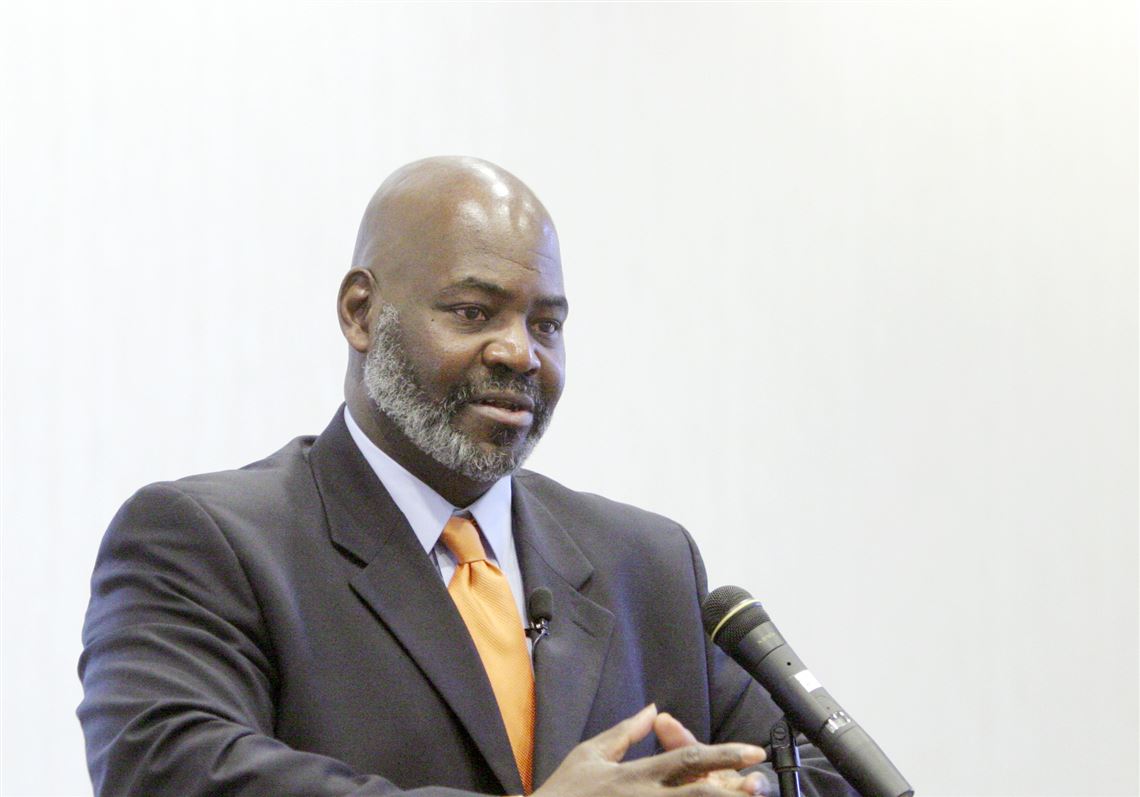 Michael Bell Mayor Glover Given Keys To The City, Bell And Smiley Also