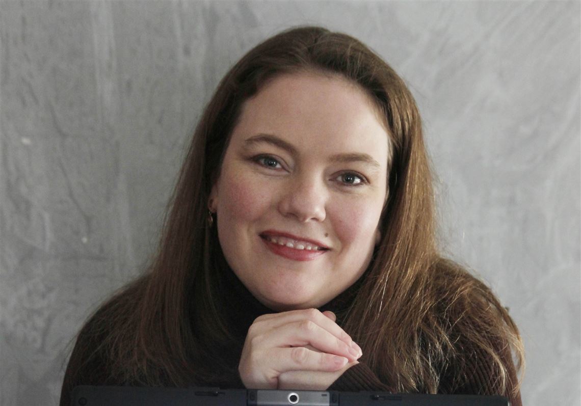 Laura Hawkins's Instagram, Twitter & Facebook on IDCrawl