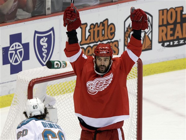 Franzen scores 4 goals; Wings still alive | The Blade