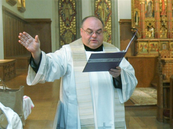 10 Toledo diocesan priests receive papal honor | The Blade