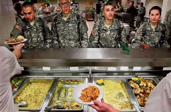 Army chow lines use color coding to promote healthy choice - The Blade