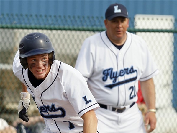 Lake Flyers aim for banner to hang in new school gym | The Blade