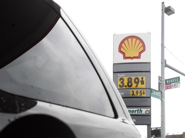 Price of fuel spikes for holiday travelers | The Blade