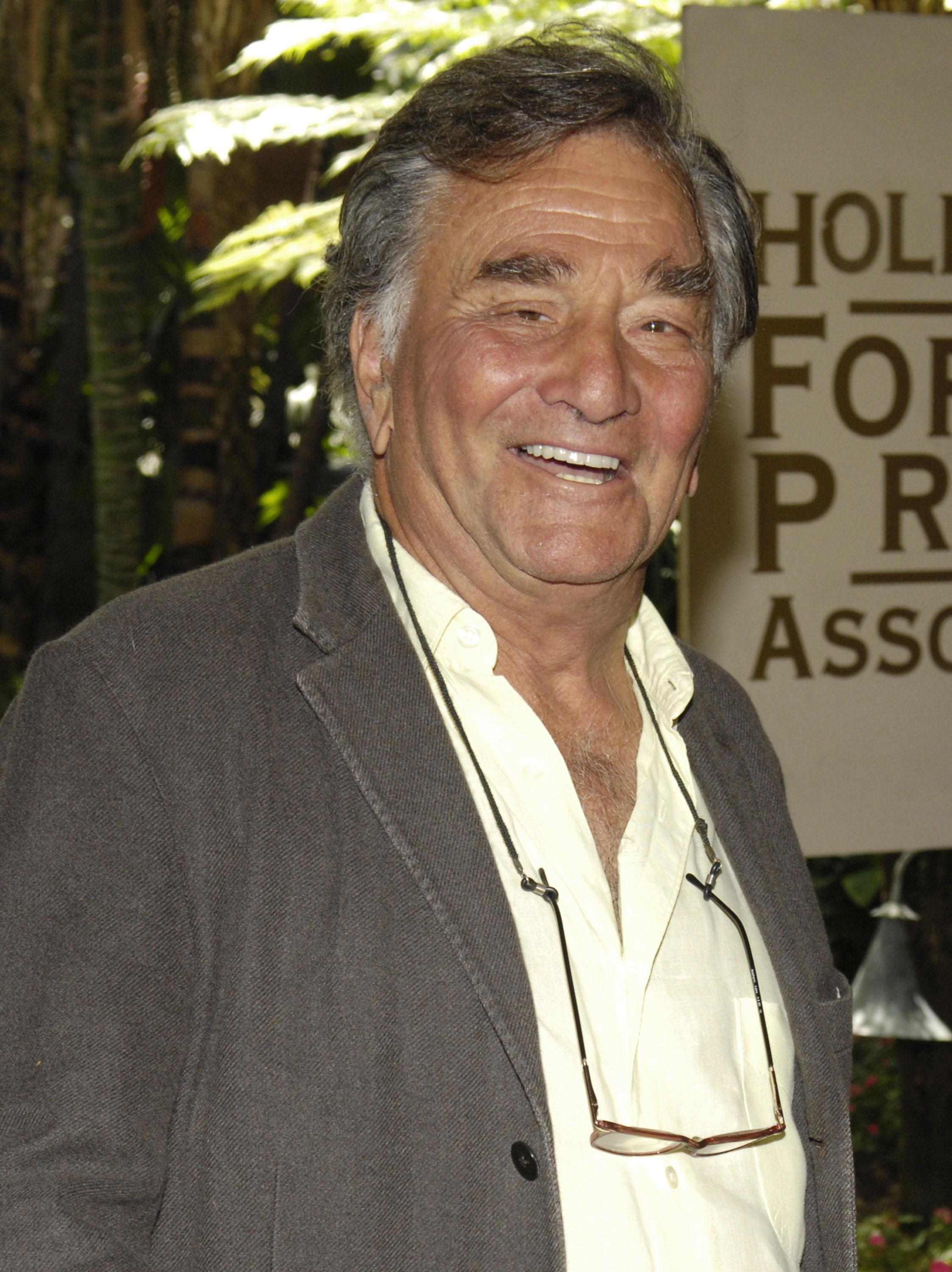 Peter Falk, TV's rumpled, squinty-eyed detective Columbo, dies at 83 ...