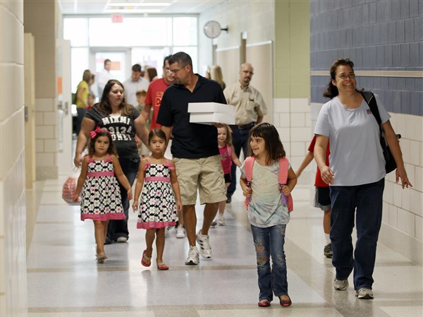 Maplewood school draws praise in debut | The Blade