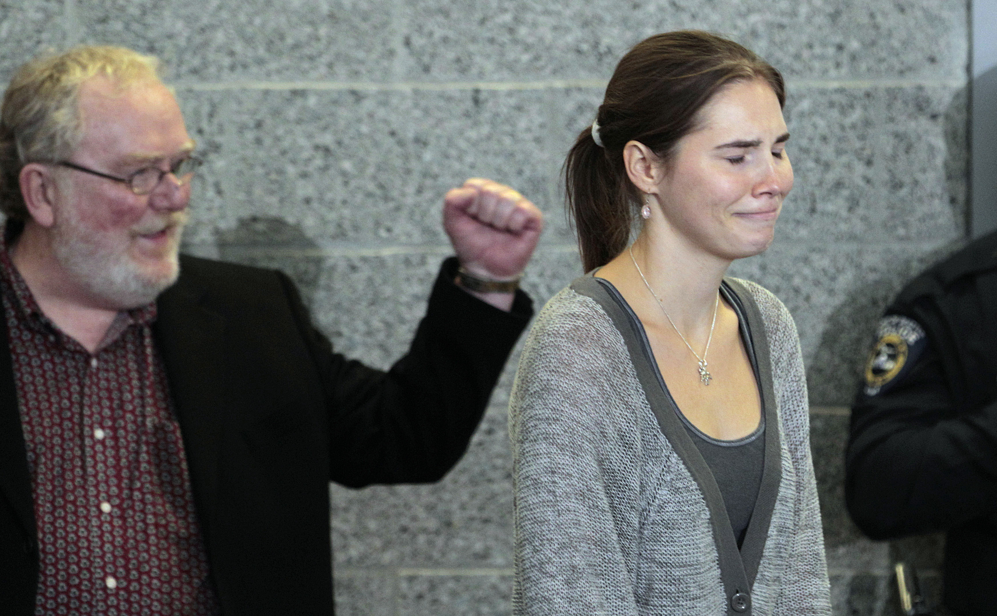 Her 4-year ordeal in Italian prison over, Amanda Knox arrives home in ...
