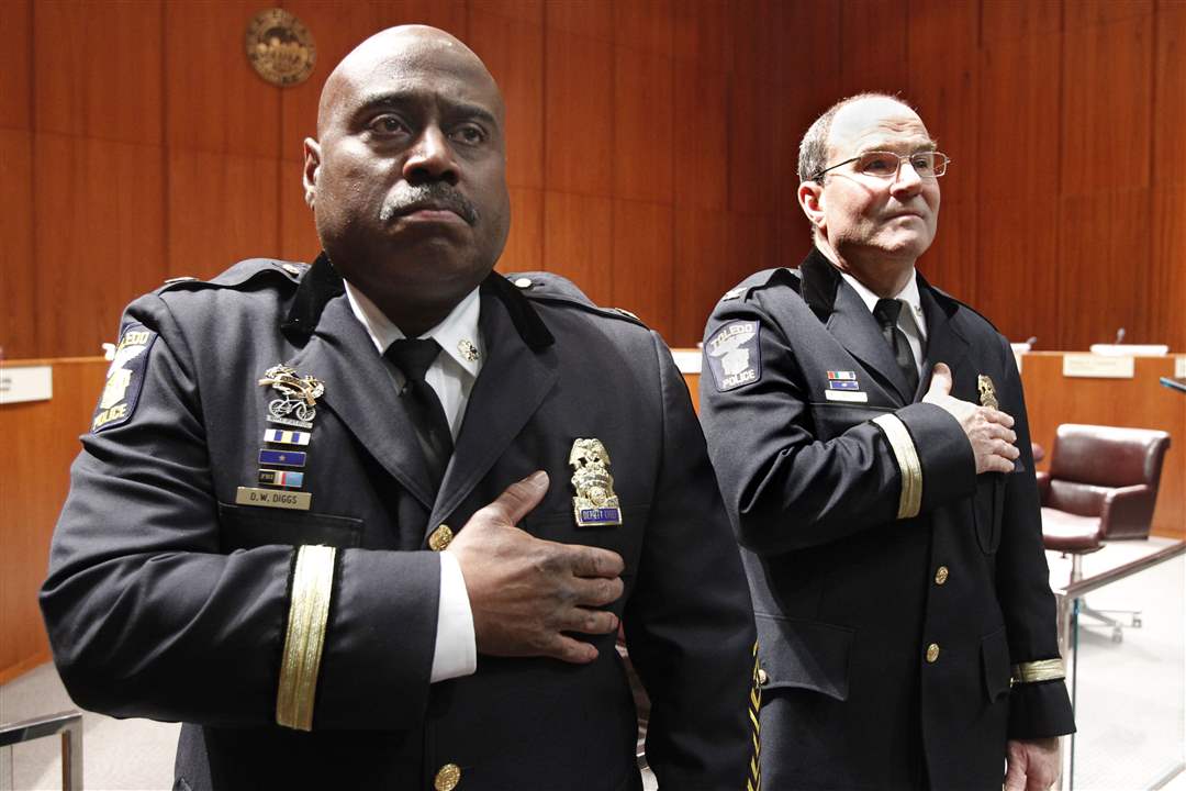 Chief Diggs Sworn In - The Blade