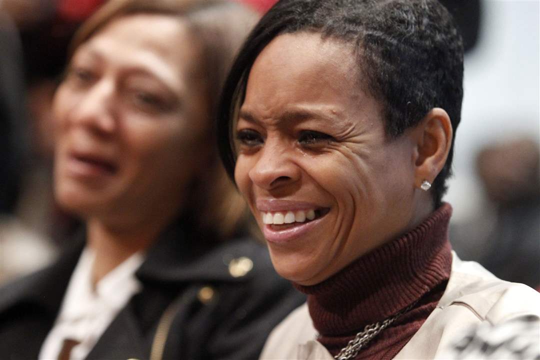 Chief Diggs Sworn In - The Blade