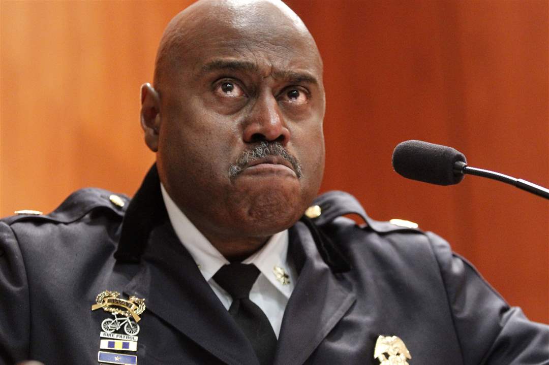 Chief Diggs Sworn In - The Blade